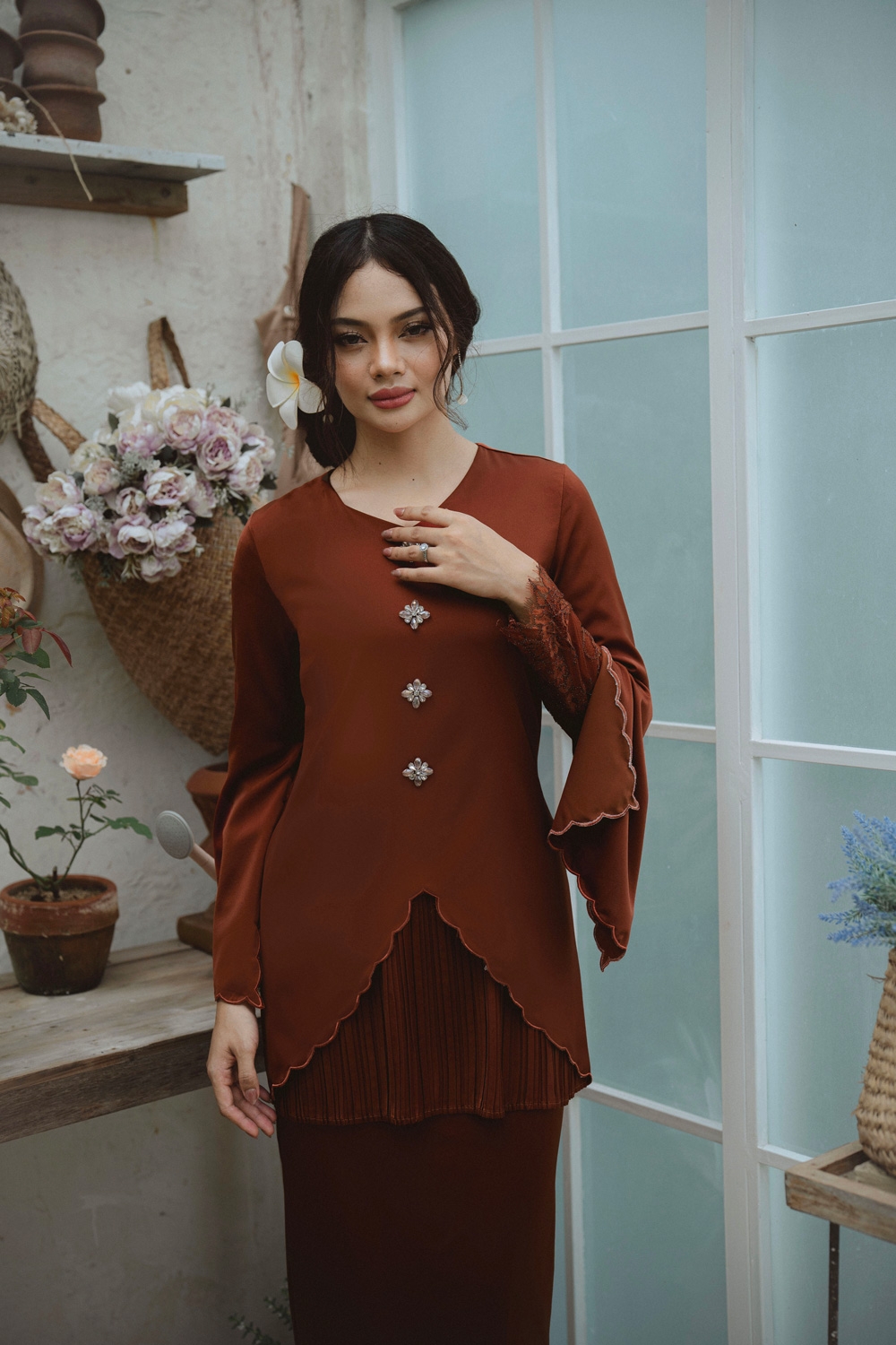 Leandra - Rusty Brick