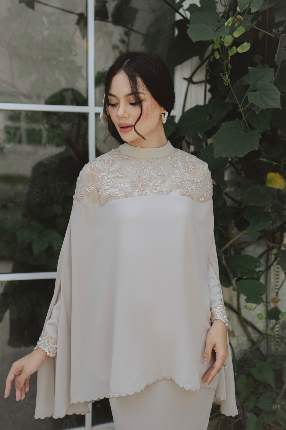 Raeya Kaftan Kurung - Dusty vanilla ( PREORDER )