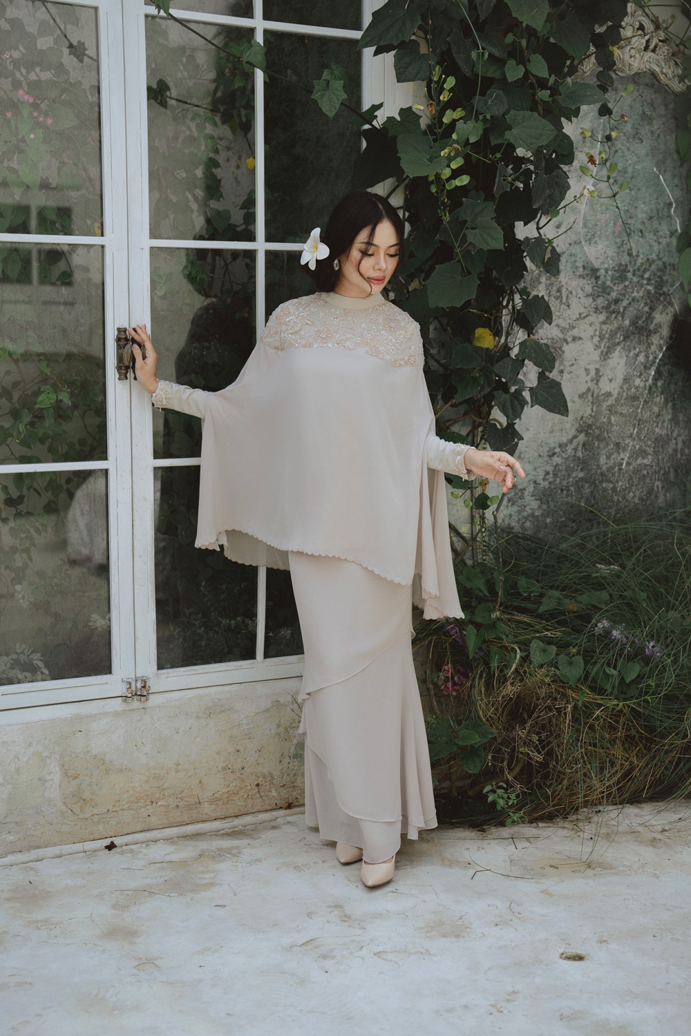 Raeya Kaftan Kurung - Dusty vanilla ( PREORDER )