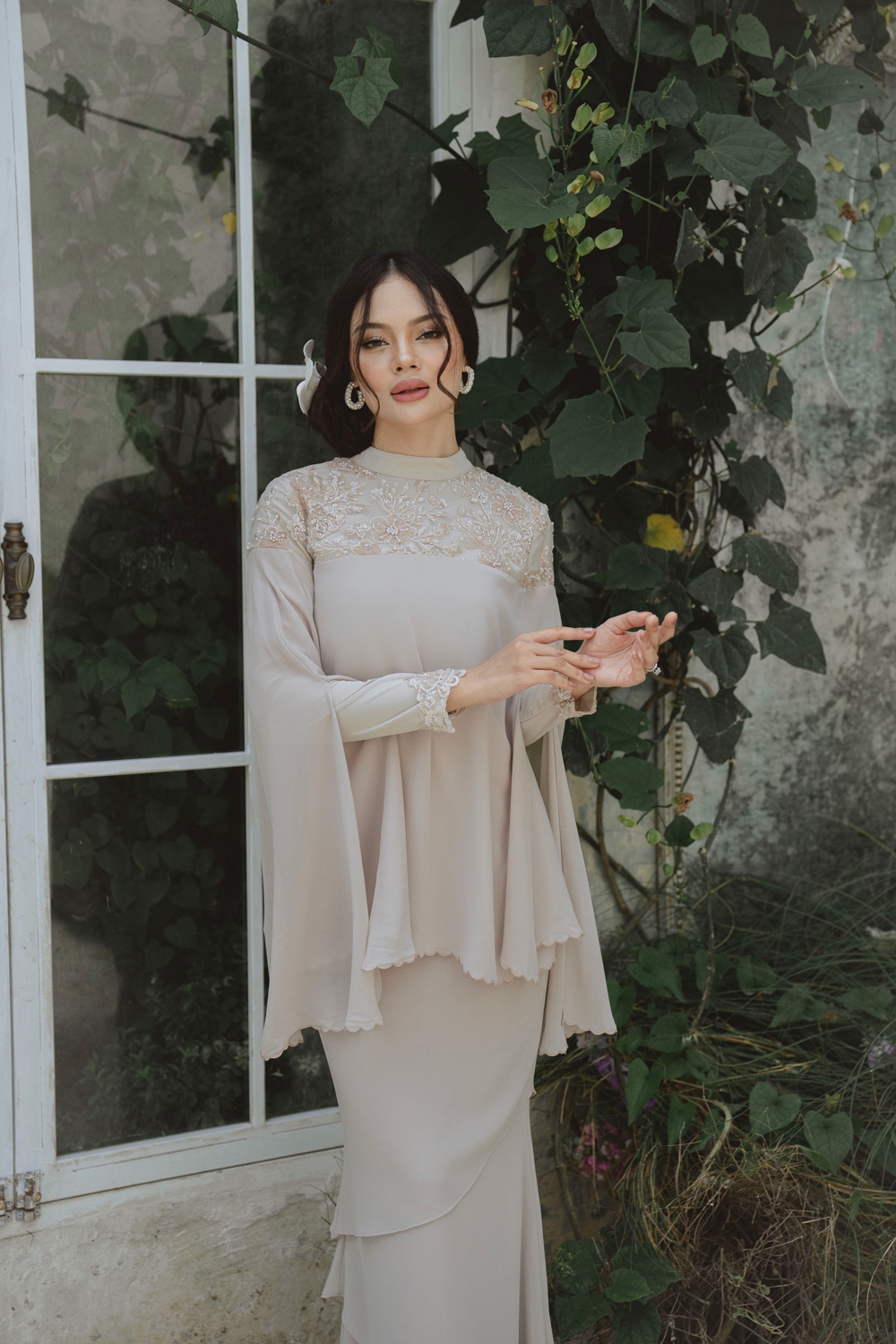 Raeya Kaftan Kurung - Dusty vanilla ( PREORDER )